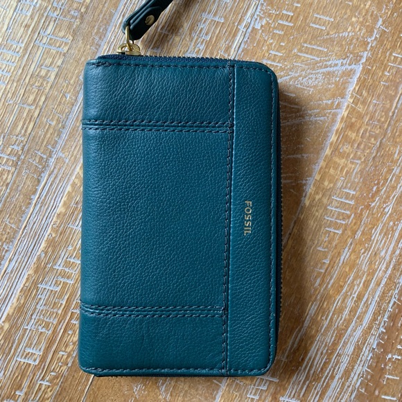 Fossil | Bags | Fossil Rfid Wallet | Poshmark